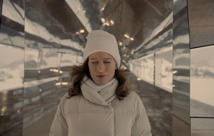 Song Mirror | NOWNESS