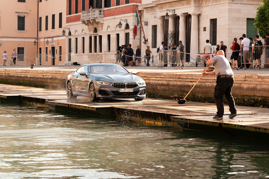 'The 8' and the City of No Cars | NOWNESS